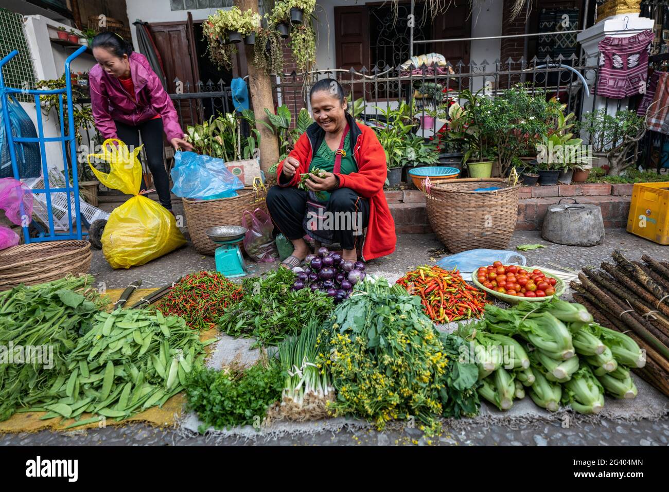 Asian human food markets hi-res stock photography and images - Alamy