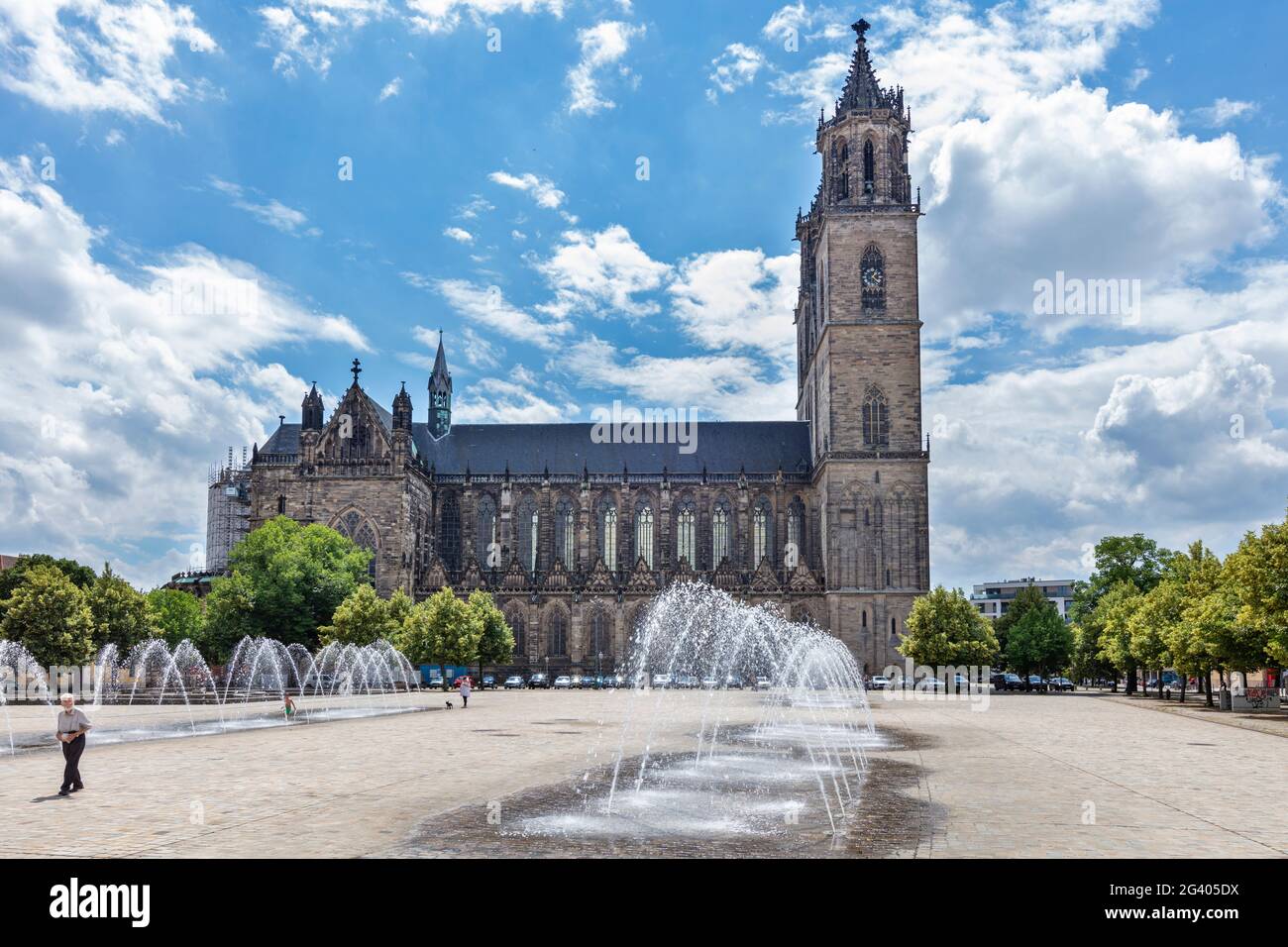 Magdeburg Cathedral with Domplatz and water features in Magdeburg ...