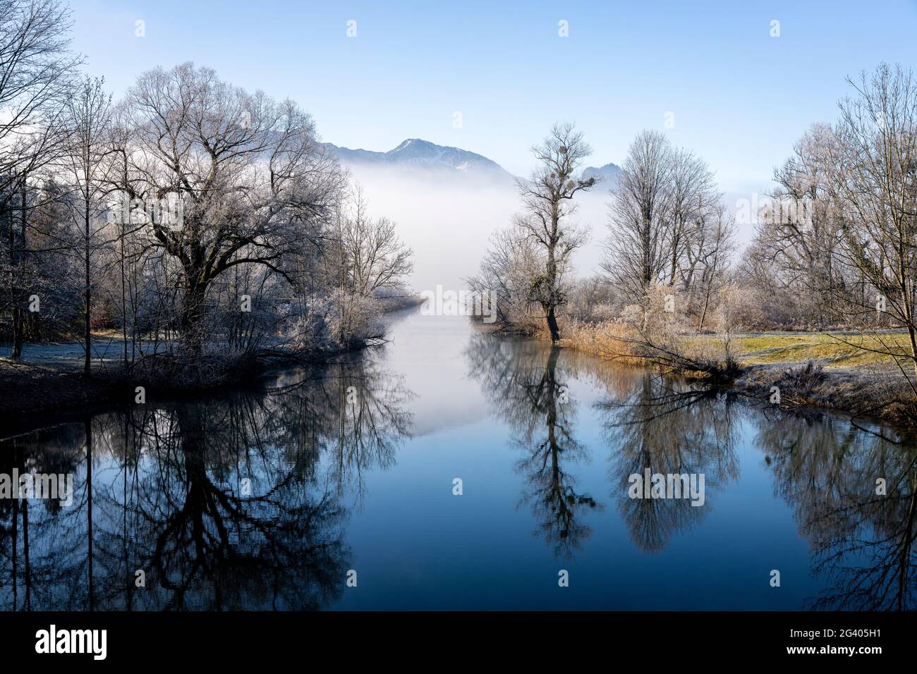 Winter idyll at the Kochelsee spout of the Loisach, Bavaria, Germany ...