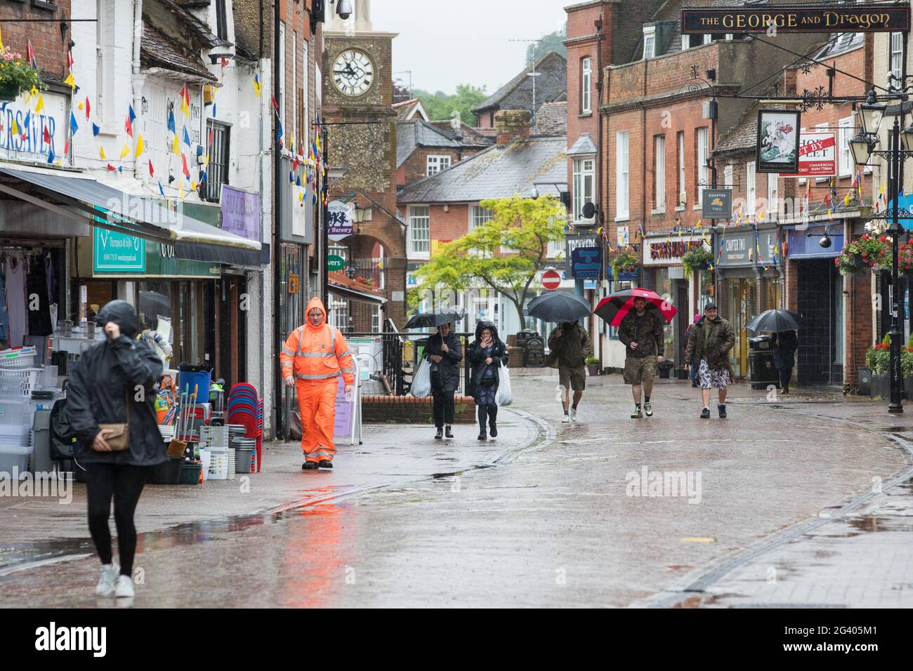 High street chesham buckinghamshire england hi-res stock photography ...