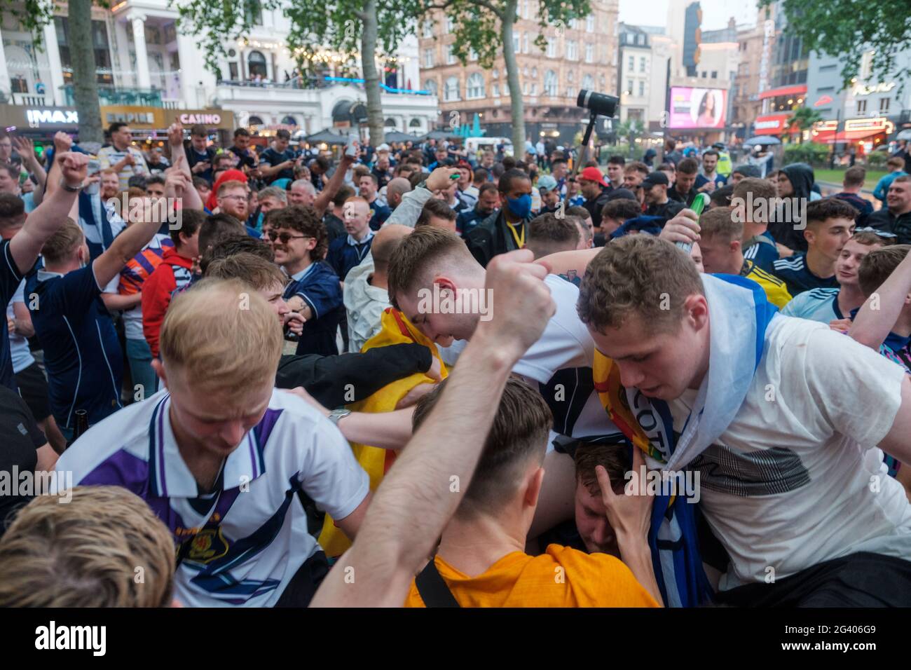 Scottish Fans & The Tartan Army came down to London to support their ...