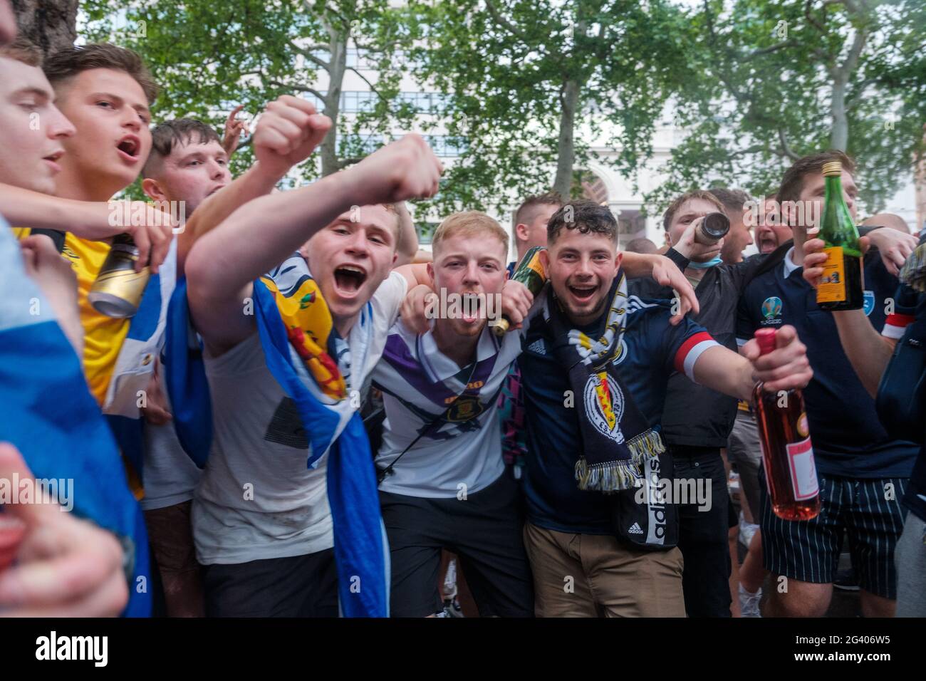 Scottish Fans & The Tartan Army came down to London to support their ...