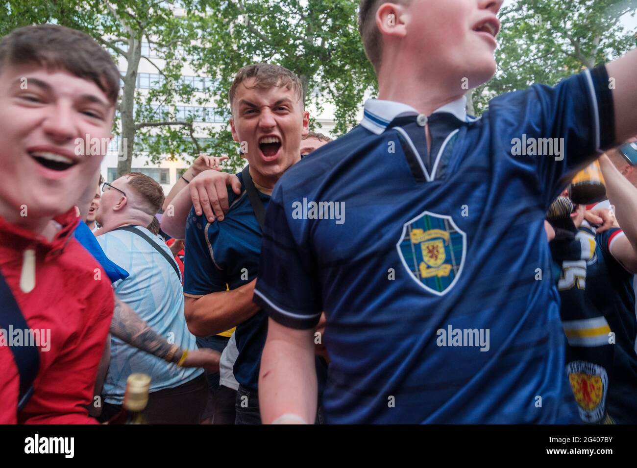 Scottish Fans & The Tartan Army came down to London to support their ...