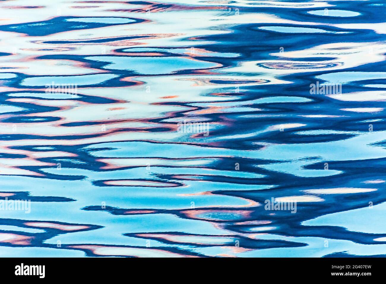 Horizontal reflection light effect hi-res stock photography and images ...