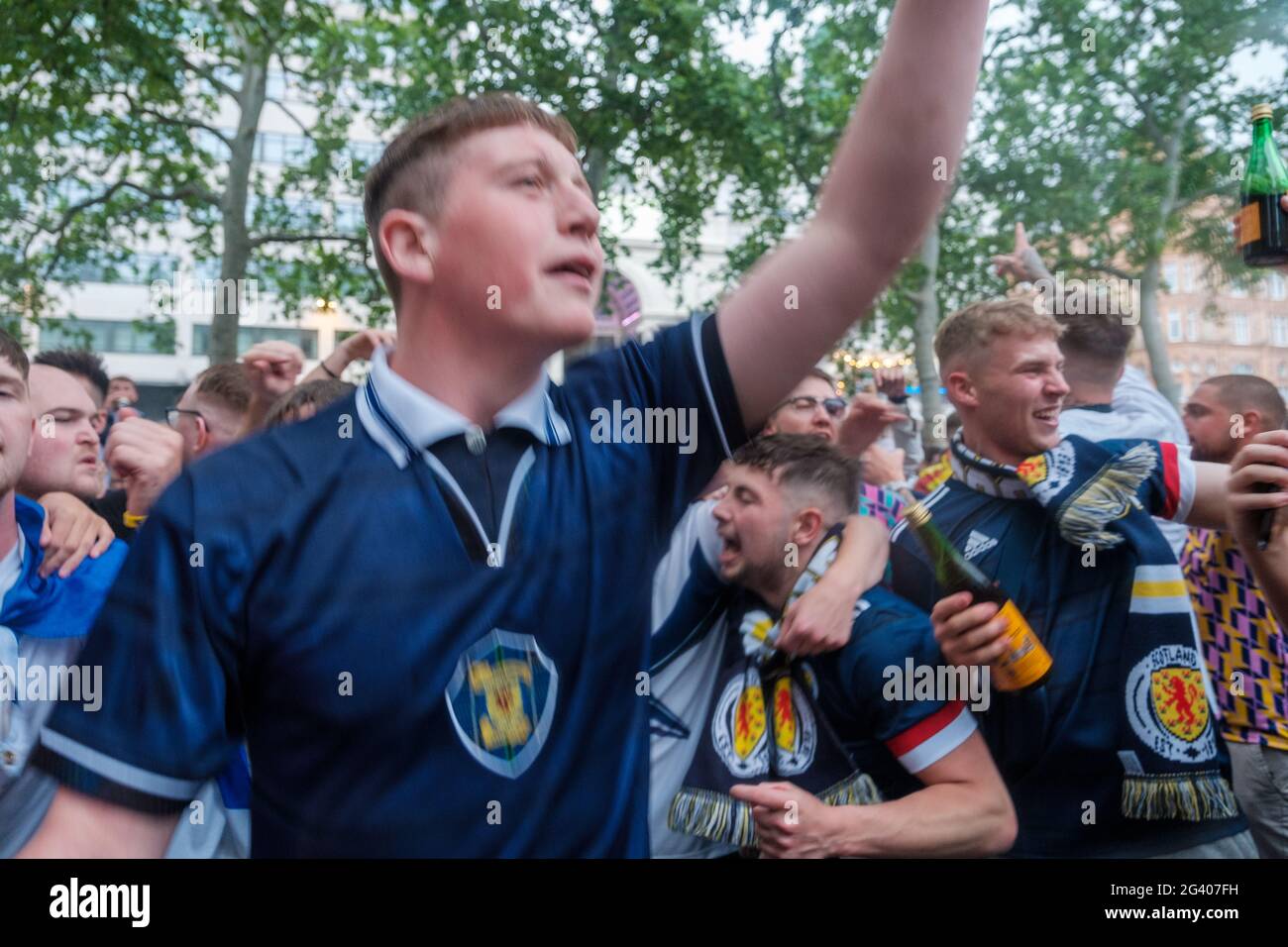 Scottish Fans & The Tartan Army came down to London to support their ...