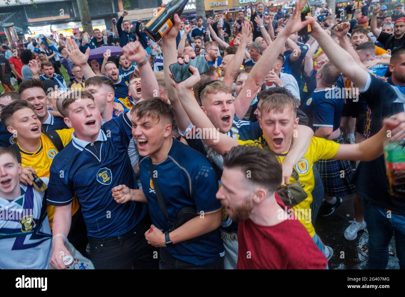 Scottish Fans & The Tartan Army came down to London to support their ...