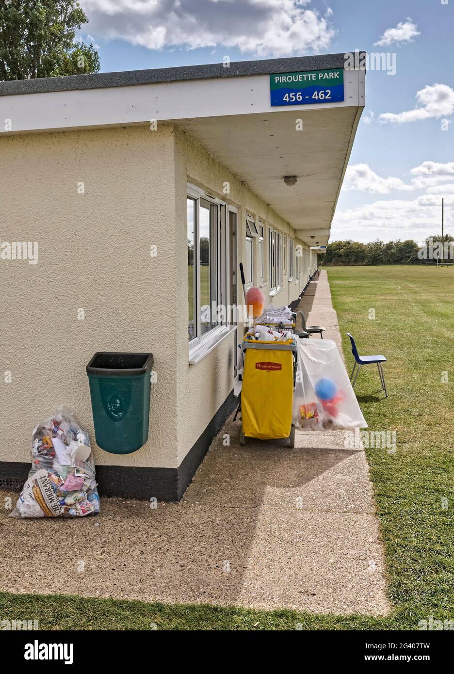 Holiday Chalets, Pontin's Holiday Park, Pakefield, Lowestoft, England ...