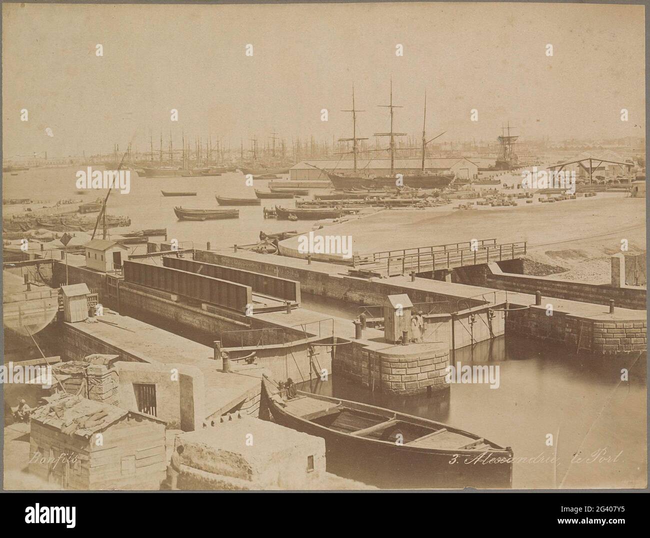 View of the locks in the port of Alexandria; Alexandrie, Le Port. Part ...
