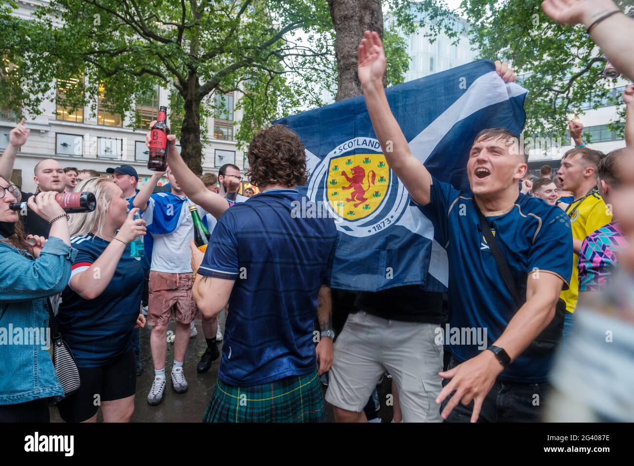 Scottish Fans & The Tartan Army came down to London to support their ...