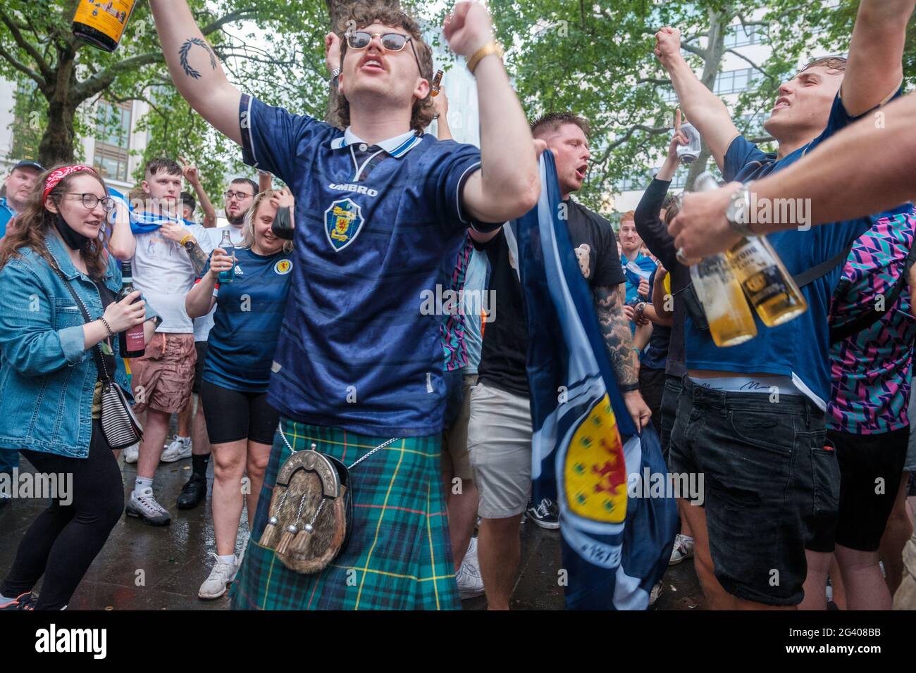 Scottish Fans & The Tartan Army came down to London to support their ...