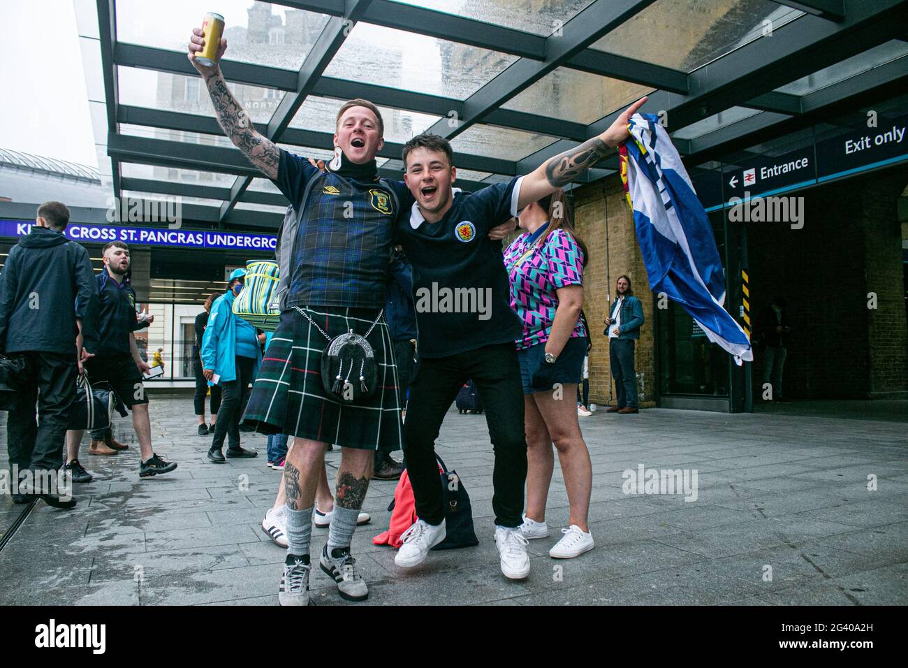 KINGS CROSS LONDON 18 June 2021. Scottish Tartan army football fans ...