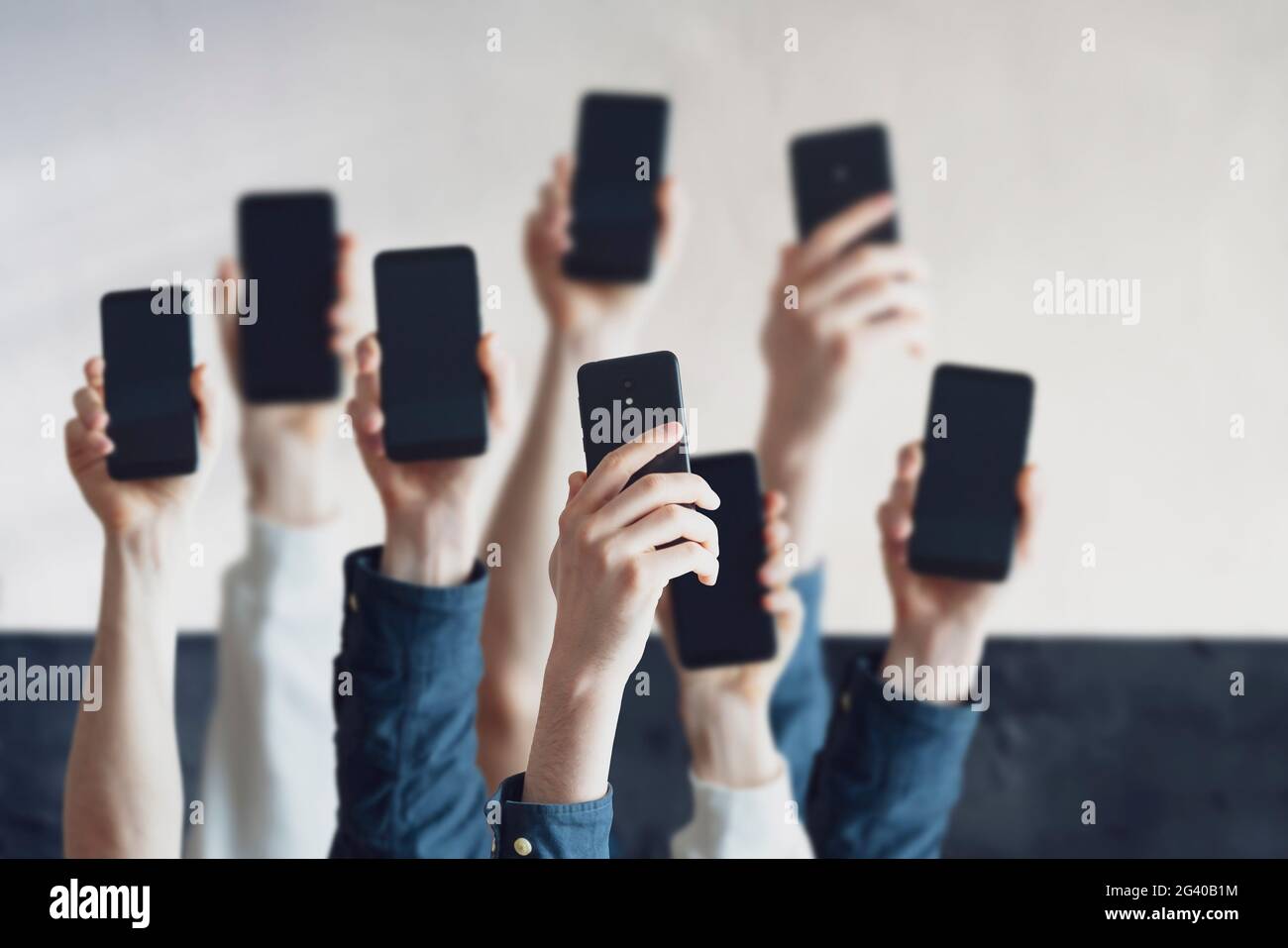 Crowd business phones hi-res stock photography and images - Alamy