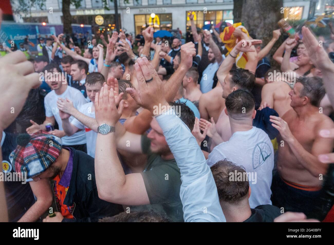 Scottish Fans & The Tartan Army came down to London to support their ...