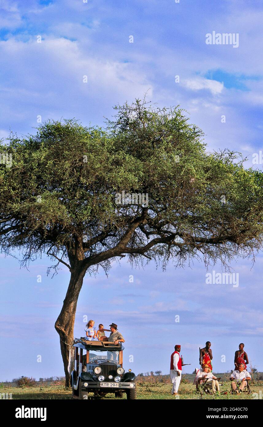 KENYA, MASAI MARA NATIONAL PARK, 1920 COTTARS CAMP SAFARI. IN DRY ...