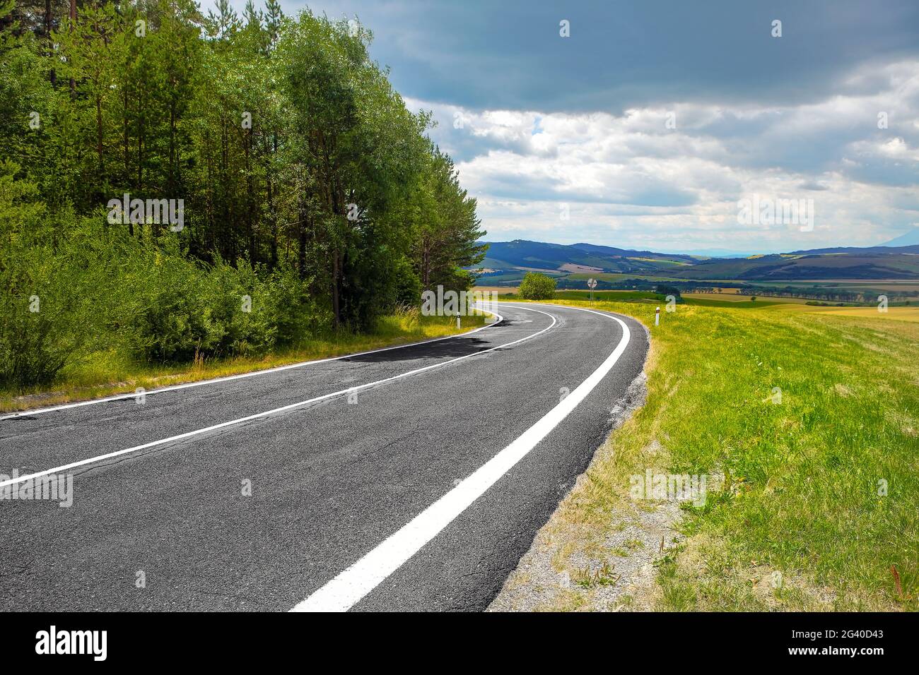 Way through the hills hi-res stock photography and images - Alamy