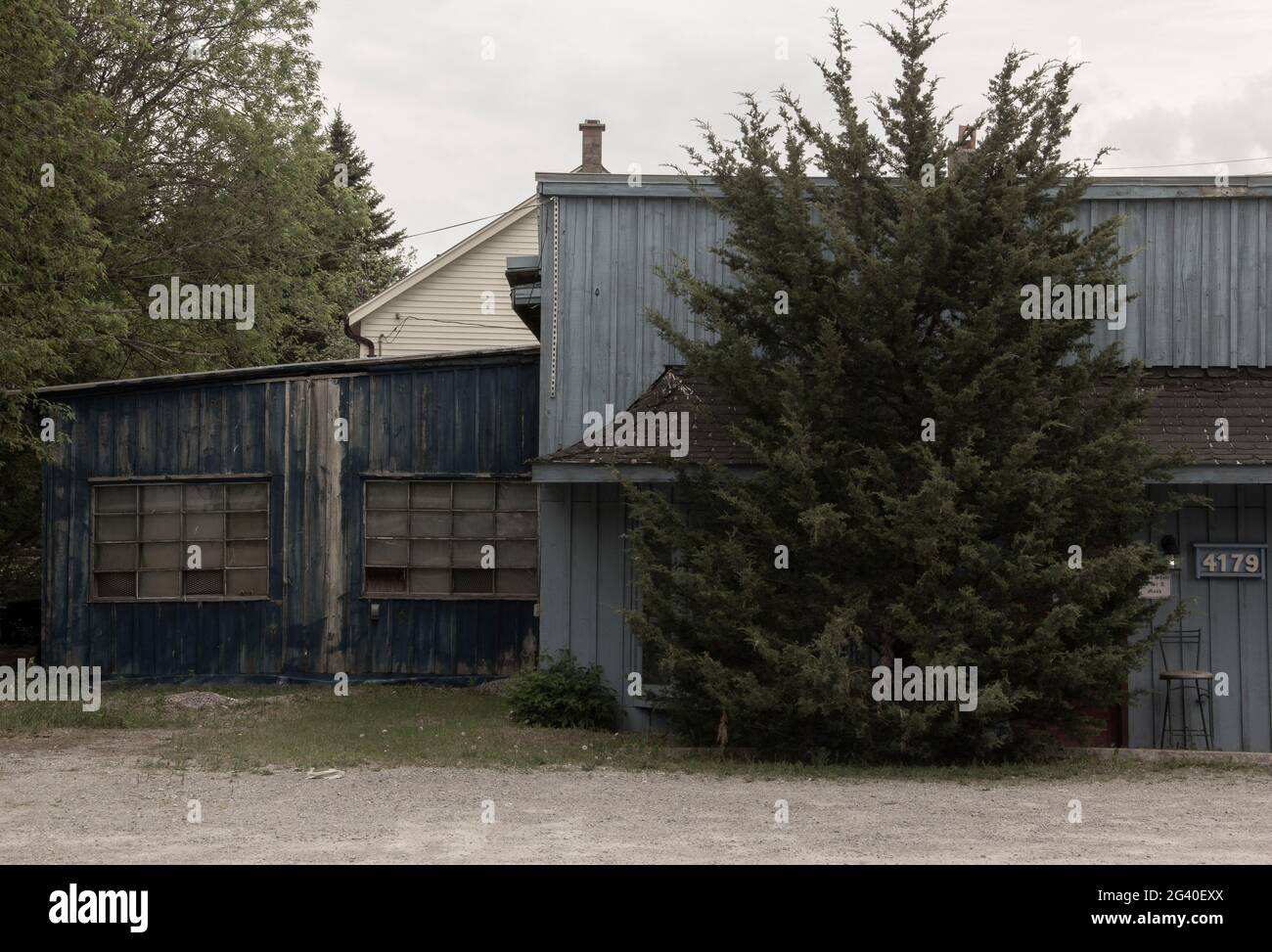 Old country building Stock Photo - Alamy