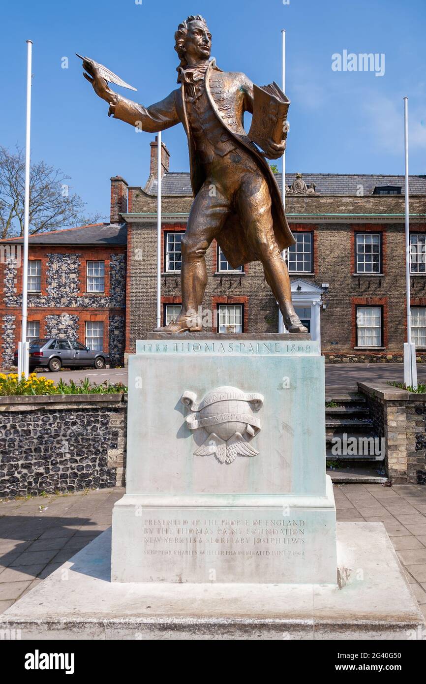 Statue of Thomas Paine Stock Photo - Alamy