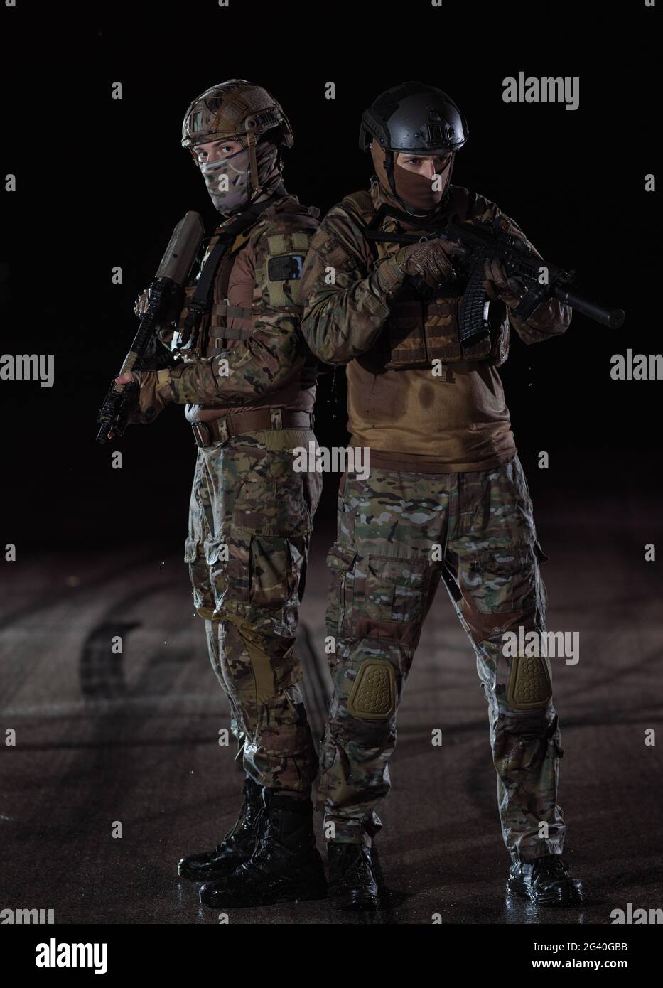 Soldiers squad in night mission Stock Photo - Alamy