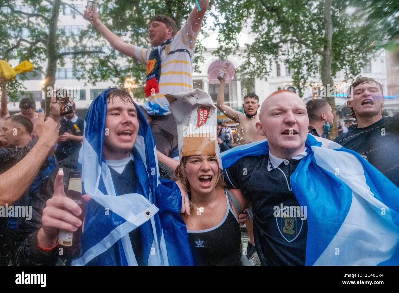 Scottish Fans & The Tartan Army came down to London to support their ...