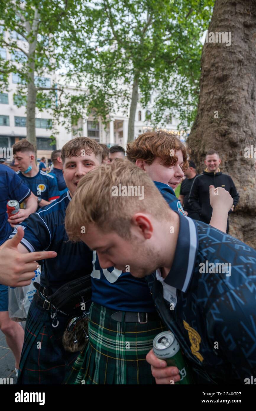 Scottish Fans & The Tartan Army came down to London to support their ...