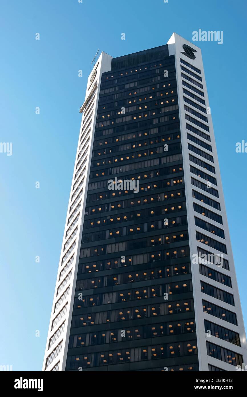 High rise office block hi-res stock photography and images - Alamy