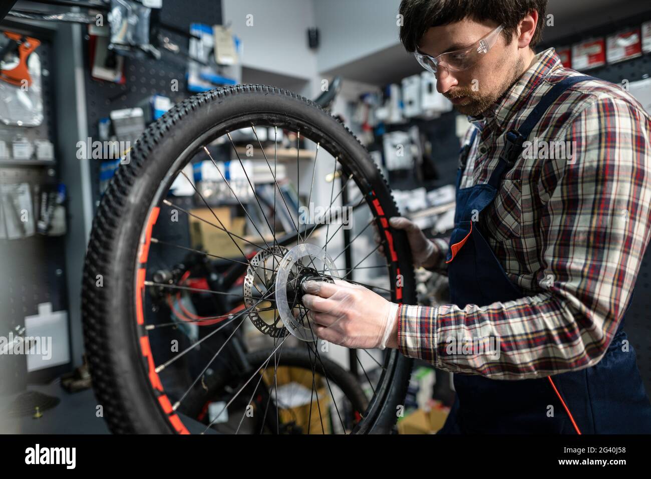 Bike mechanic hi-res stock photography and images - Alamy