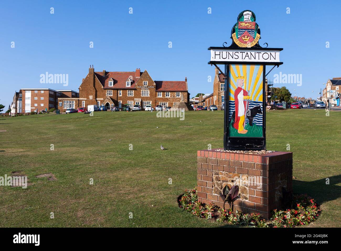 Sign for Hunstanton on the green by the sea Stock Photo - Alamy