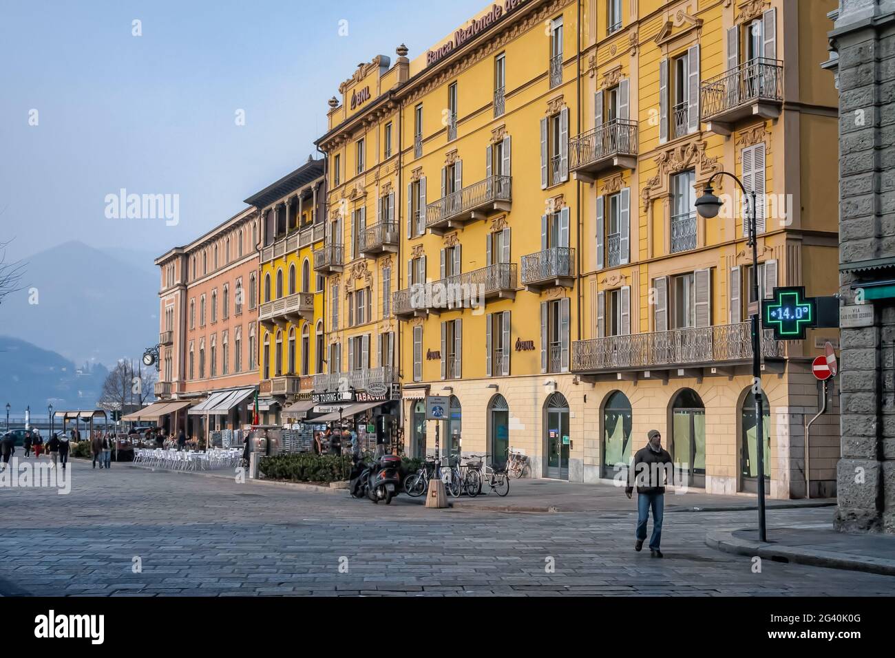 Como shop hi-res stock photography and images - Alamy