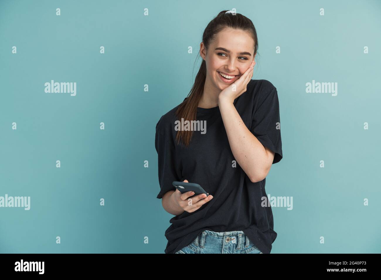 Shy teenager hi-res stock photography and images - Alamy