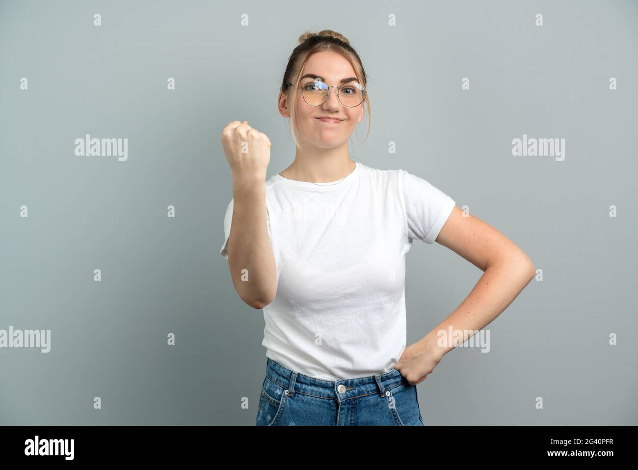 Wrinkling nose hi-res stock photography and images - Alamy