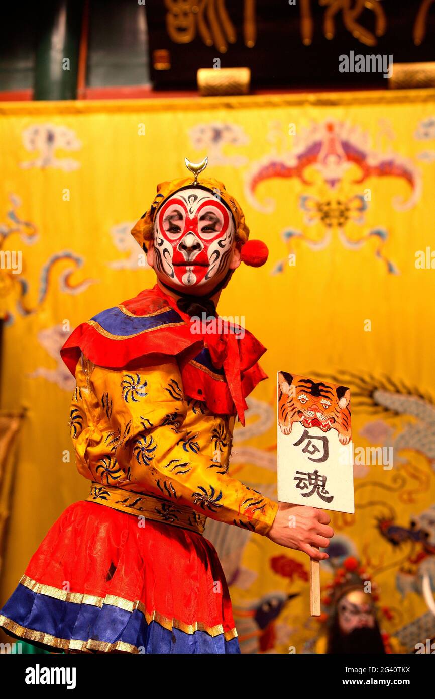 Beijing opera man hi-res stock photography and images - Alamy