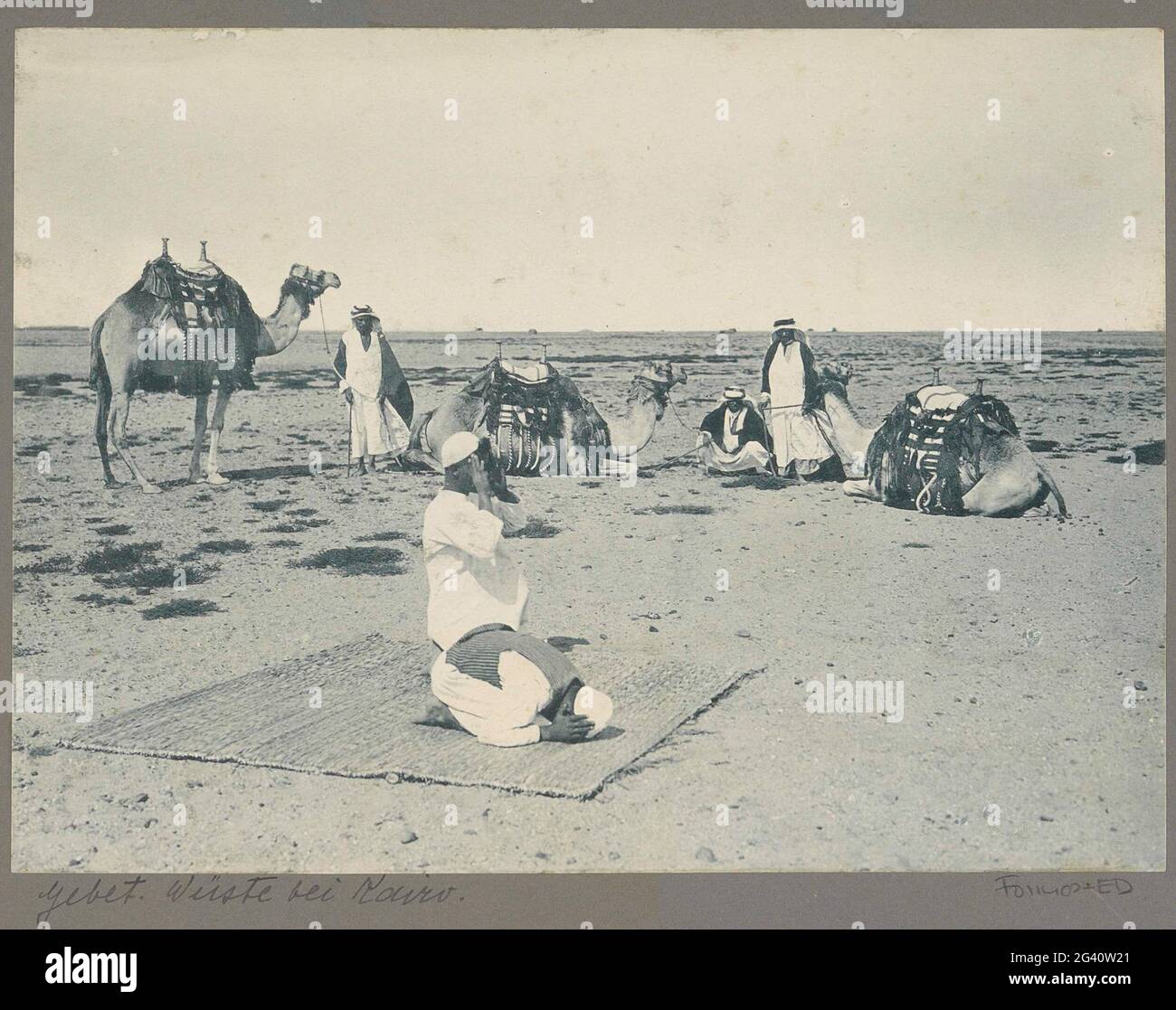 Two men in desert egypt hi-res stock photography and images - Alamy