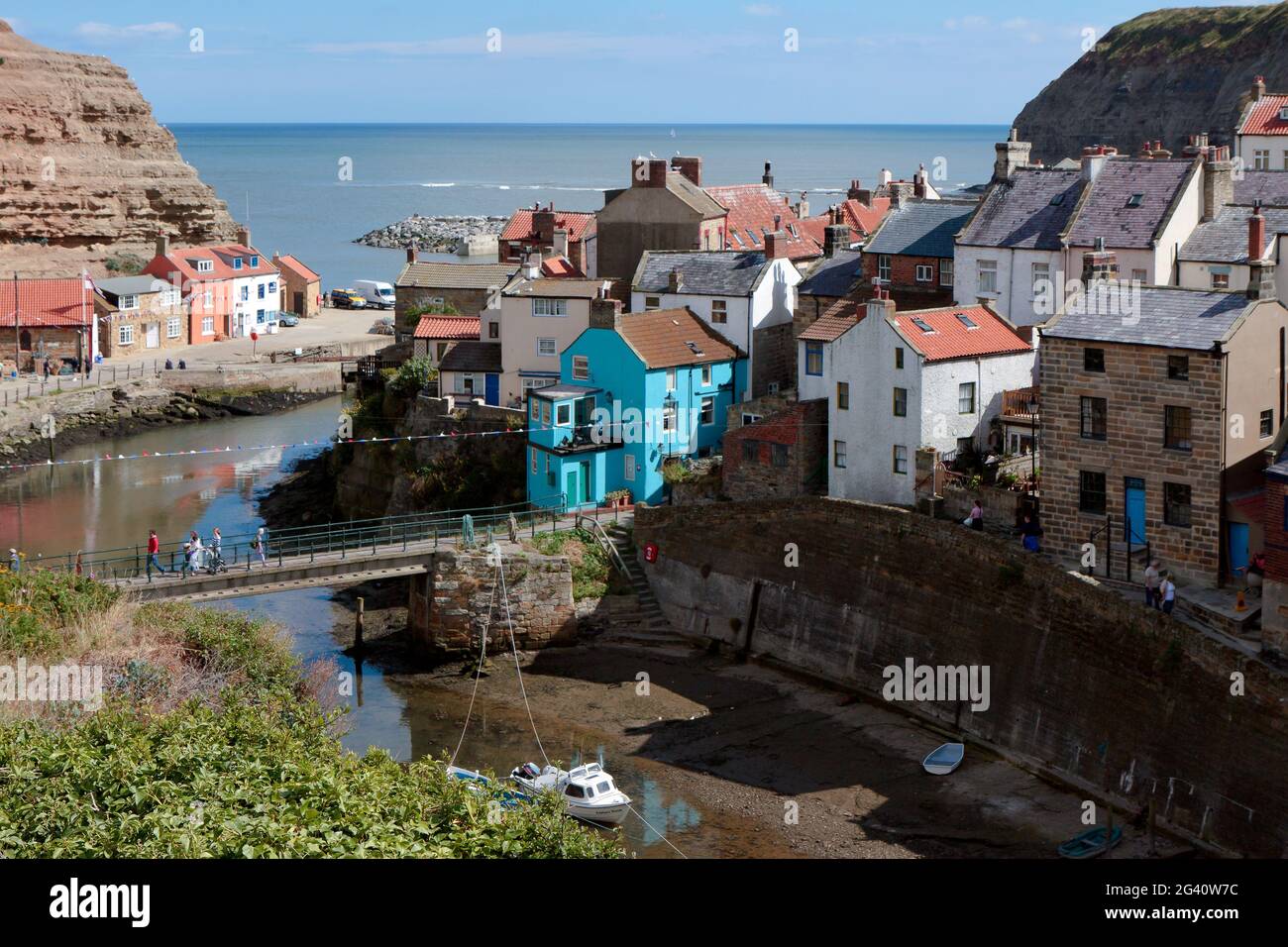 Staithes view hi-res stock photography and images - Alamy