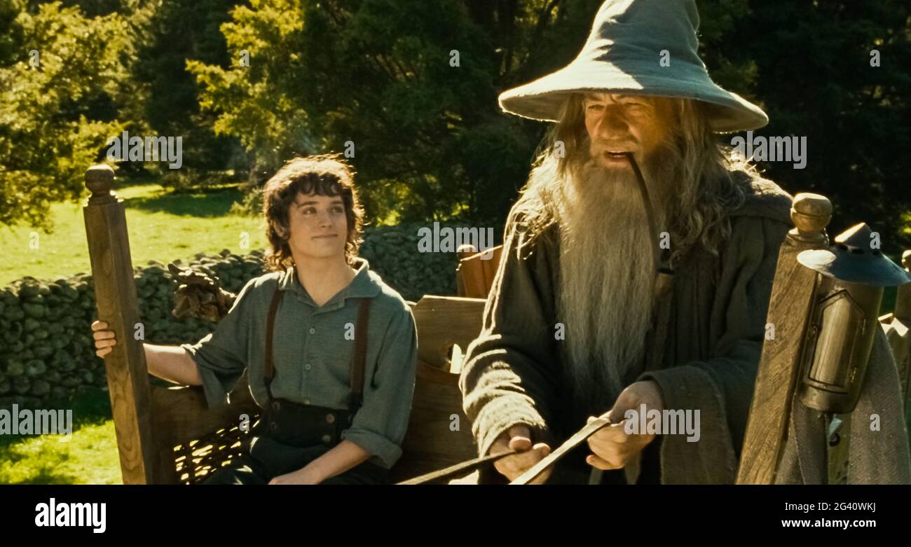 USA. Elijah Wood and Ian McKellen in a scene from (C)New Line Cinema ...