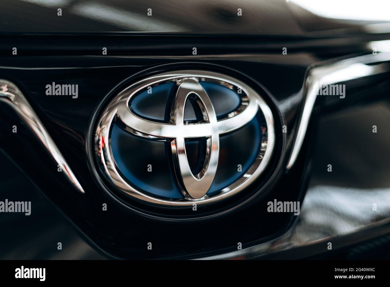 Toyota hybrid car hi-res stock photography and images - Alamy
