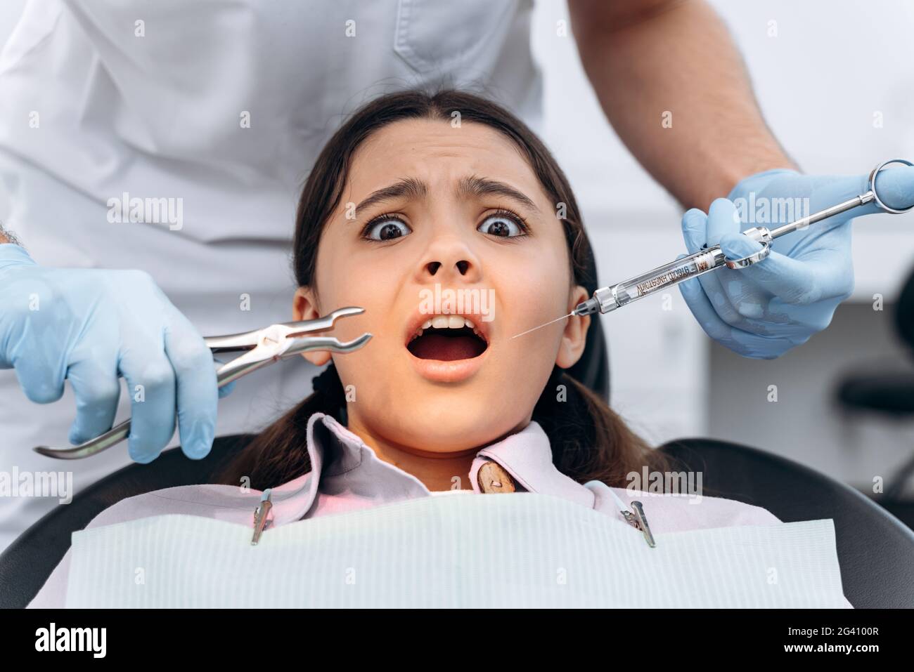 Patient scared of needle hi-res stock photography and images - Alamy