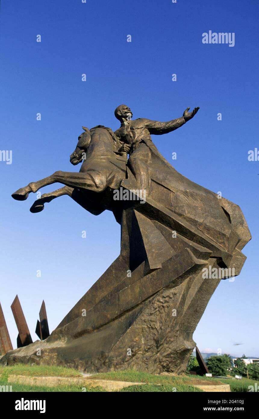 CUBA, STATUE OF ANTONIO MACEO Stock Photo - Alamy