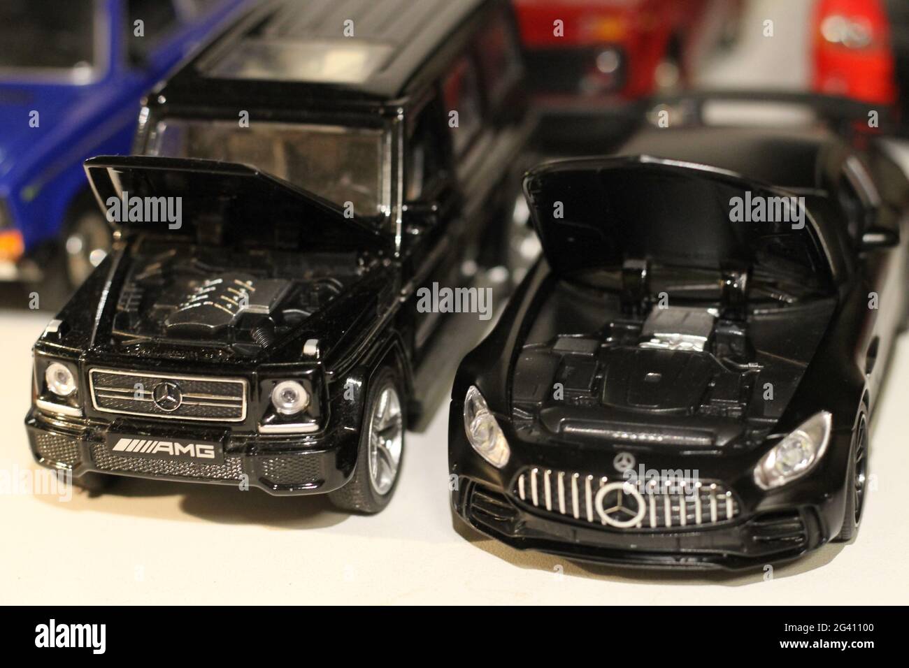 Small toy cars hi-res stock photography and images - Alamy
