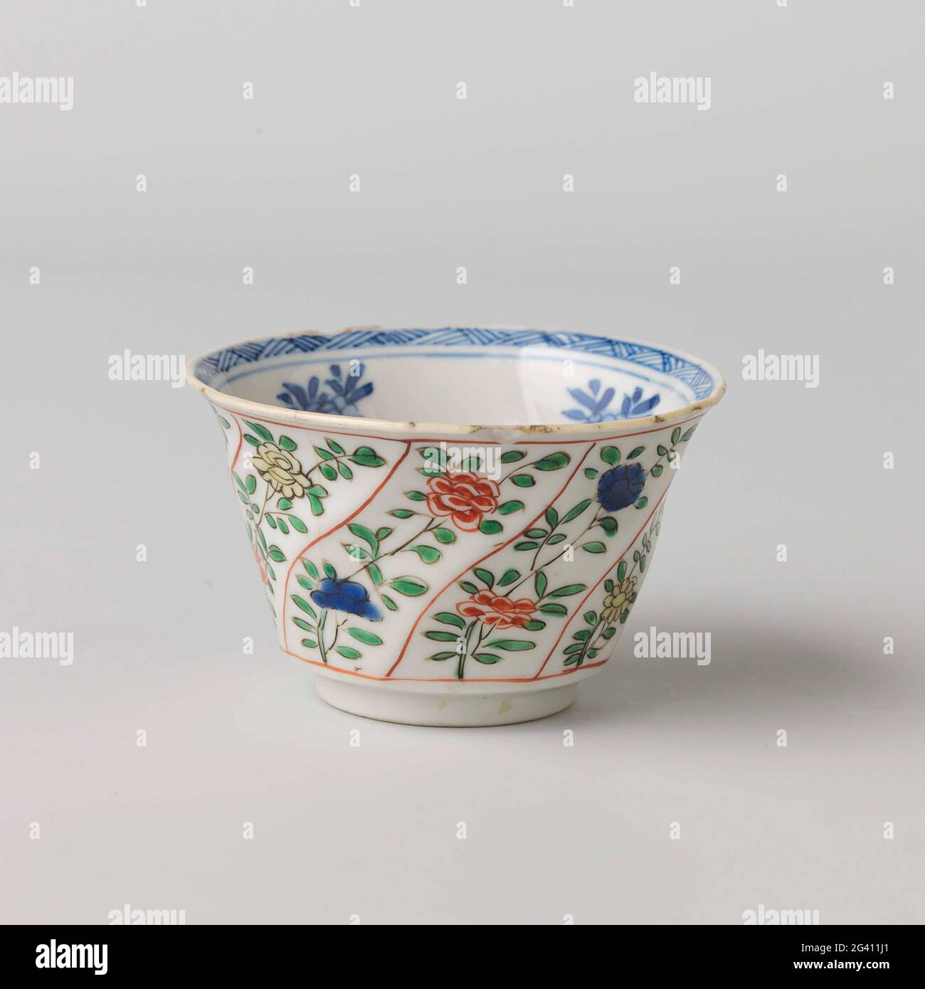 Chipped cup hi-res stock photography and images - Alamy