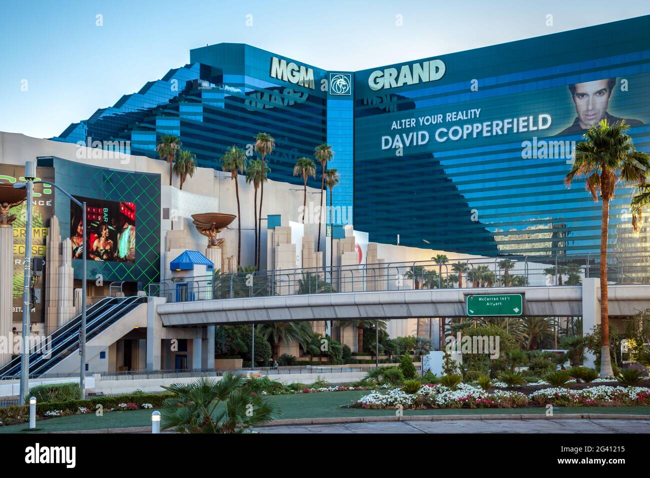 Mgm grand las vegas building hi-res stock photography and images - Alamy