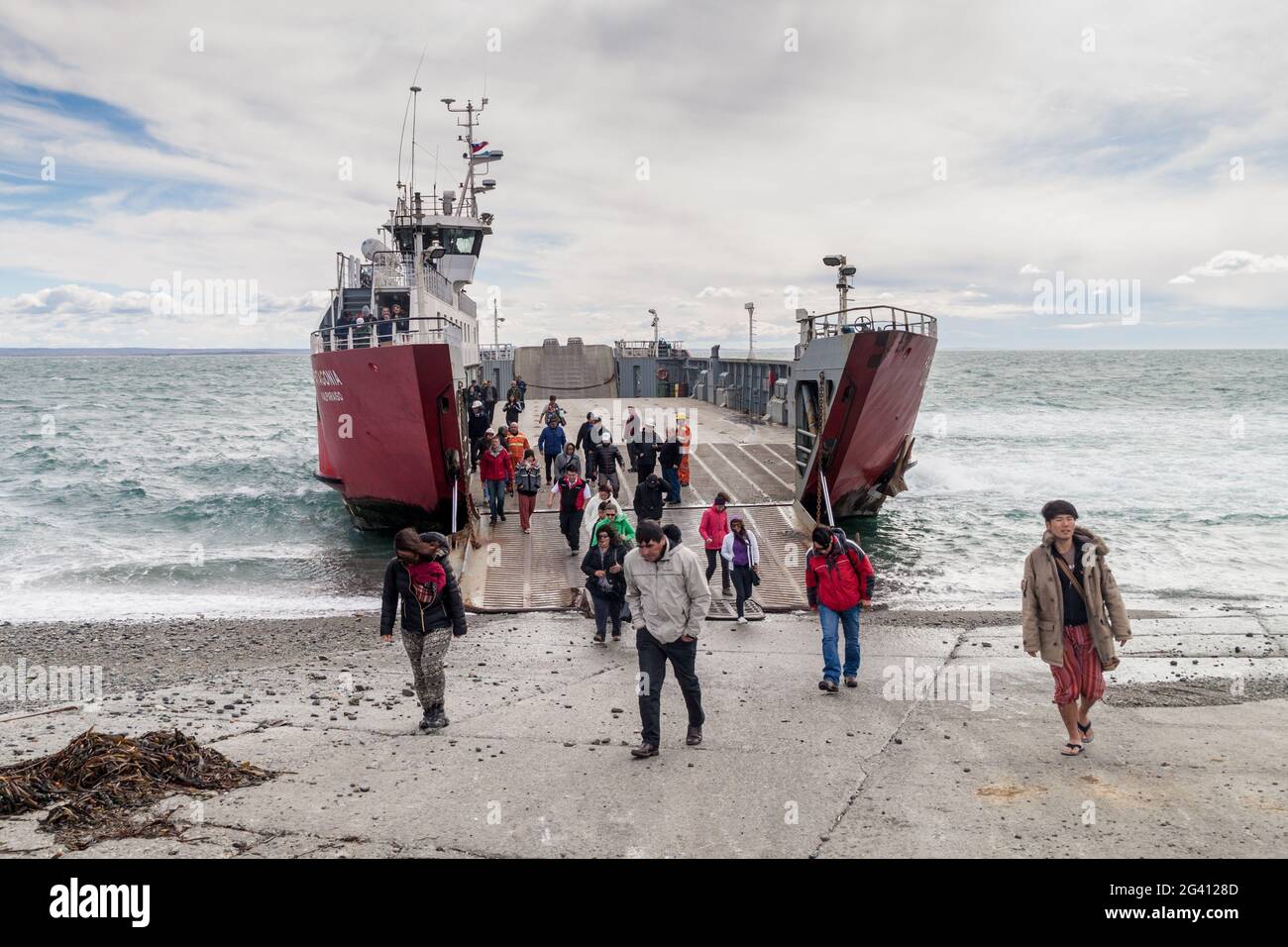 Strait of magellan boat hi-res stock photography and images - Alamy