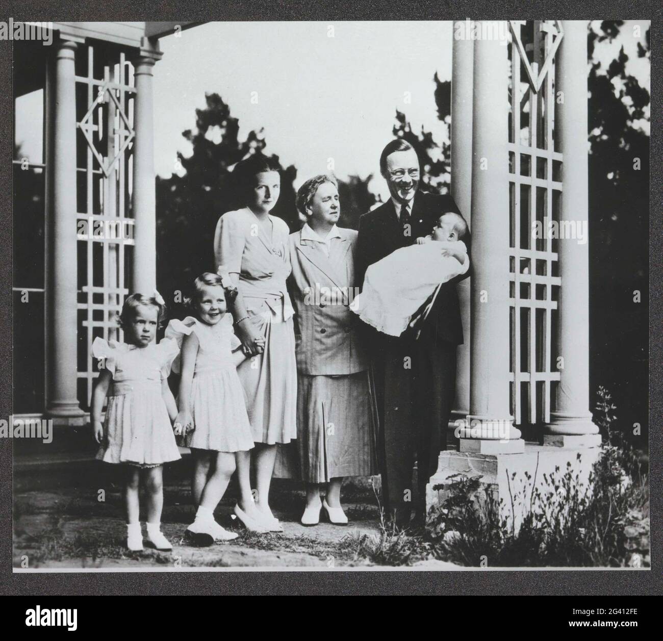 Family portrait of the royal family in Ottawa Stock Photo - Alamy