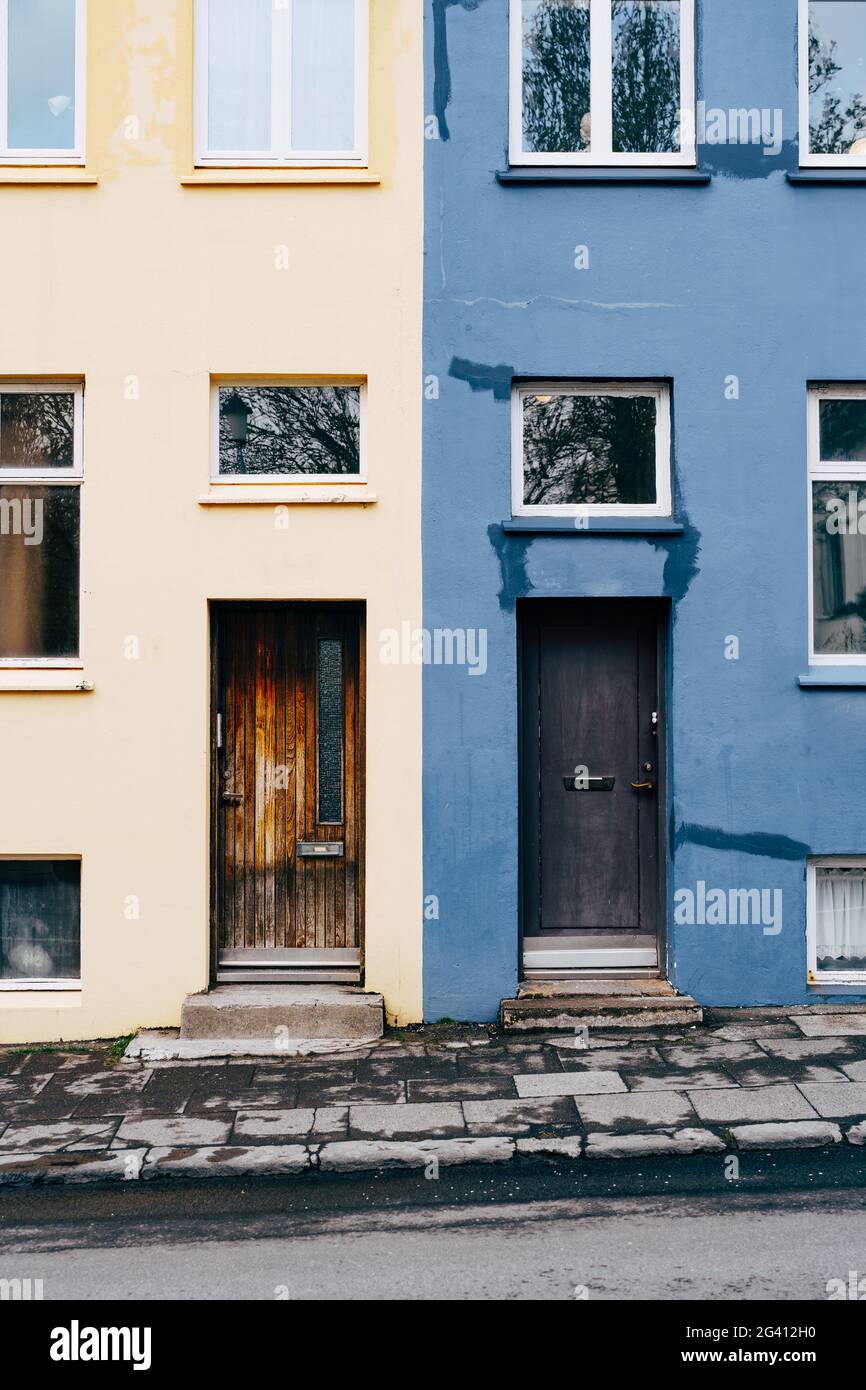 Asymmetric building hi-res stock photography and images - Alamy