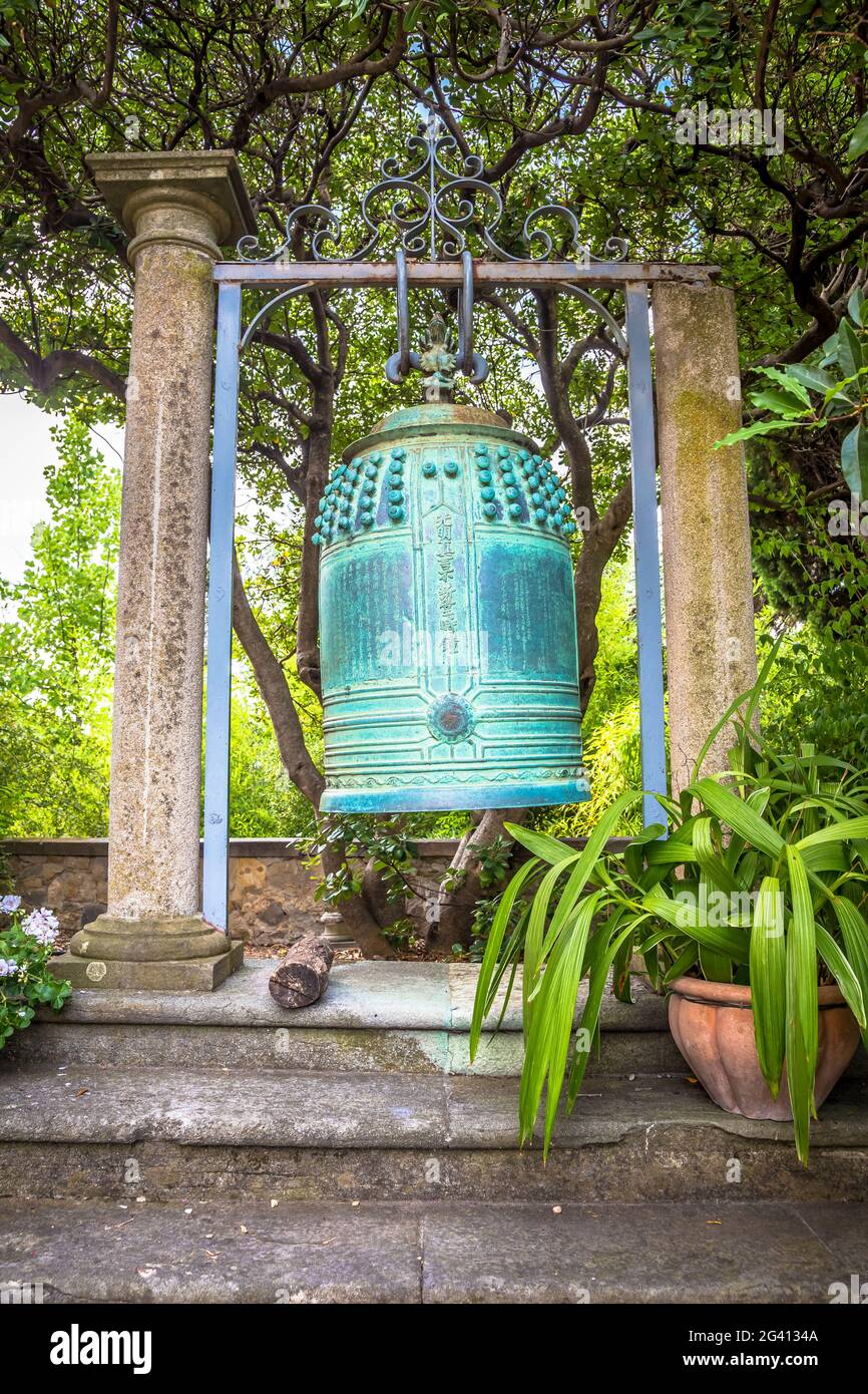 Old Japanese bell finely crafted in bronze Stock Photo - Alamy