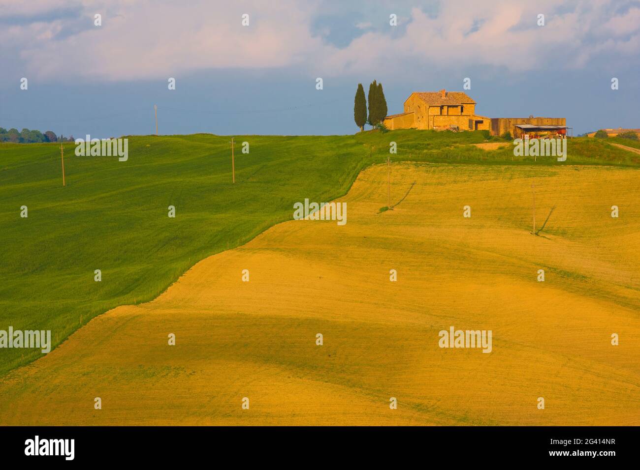 Italian farm buildings hi-res stock photography and images - Alamy