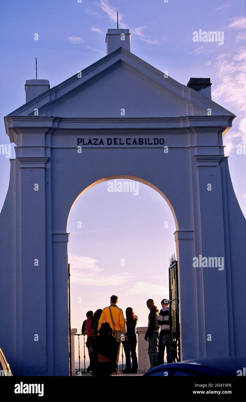 SPAIN, ANDALUSIA, PUEBLOS BLANCOS REGION, ARCOS DE LA FRONTERA VILLAGE ...