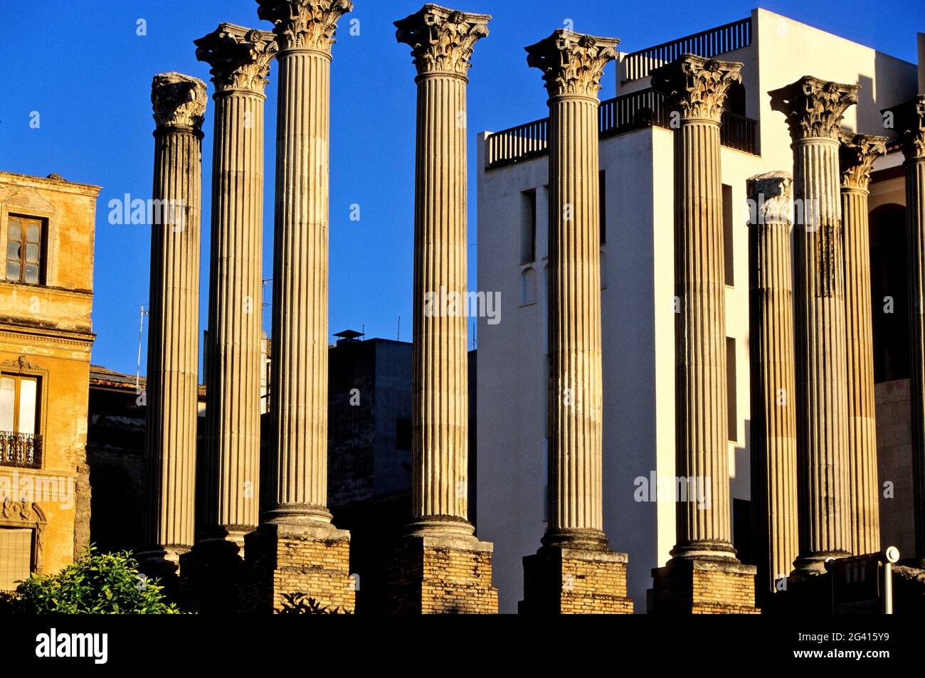SPAIN, ANDALUSIA, CORDOBA, THE CORINTHIAN COLUMNS OF THE ROMAN TEMPLE ...