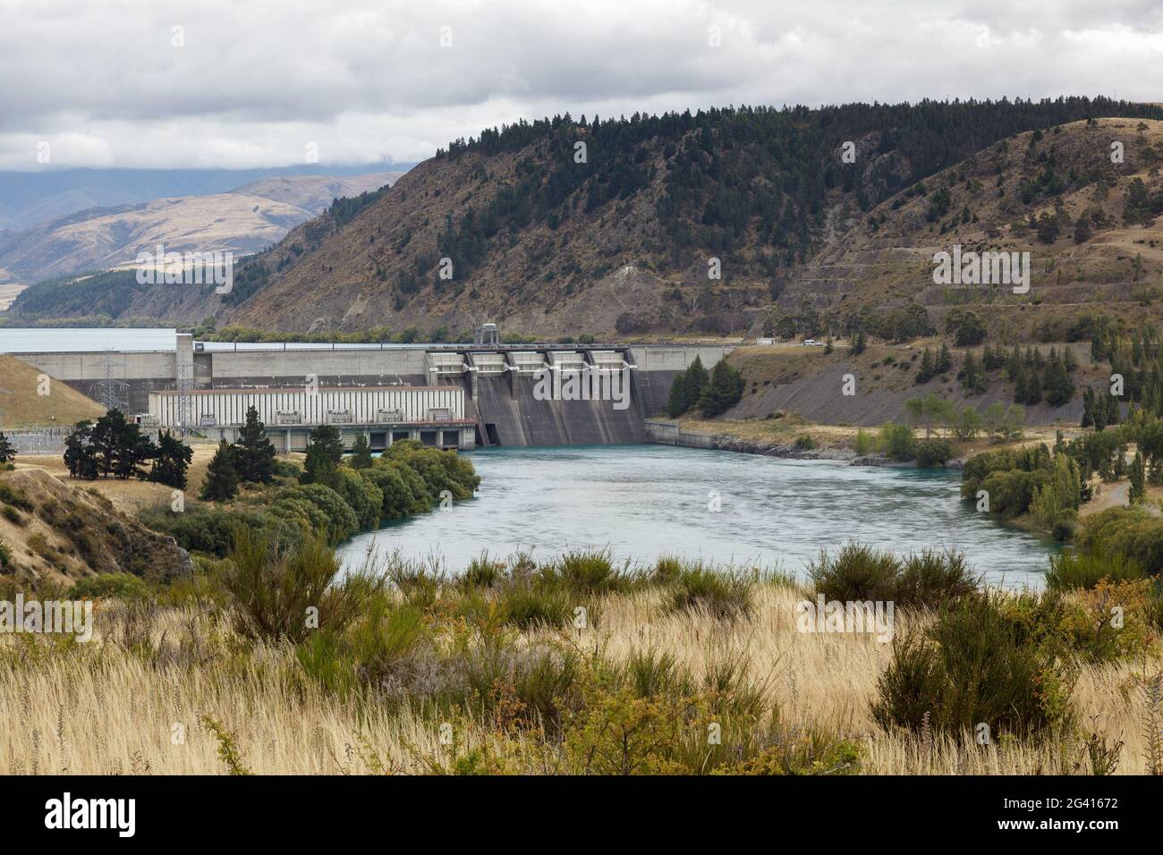 Hydroelectric power station new zealand hi-res stock photography and ...