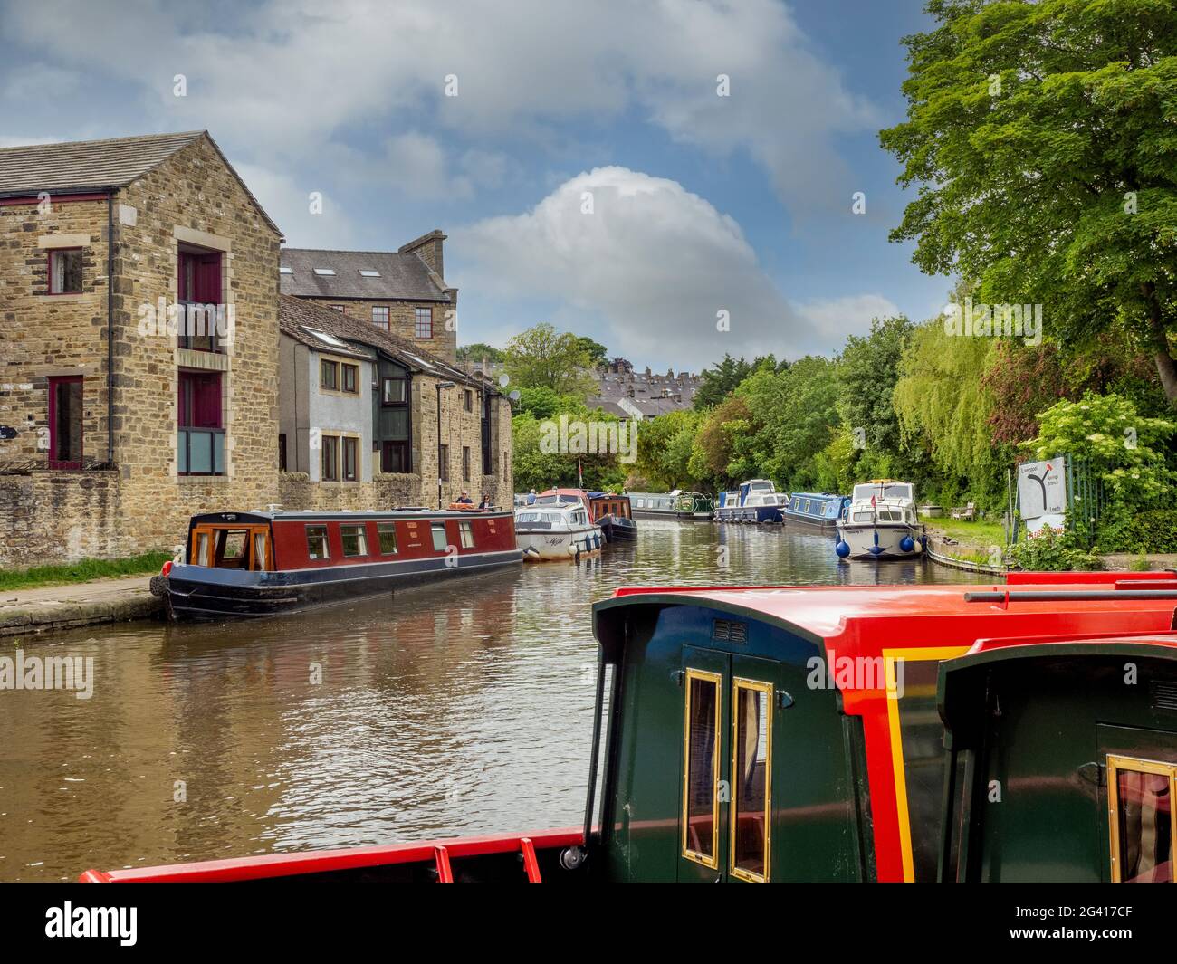 Leeds liverpool canal basin hi-res stock photography and images - Alamy