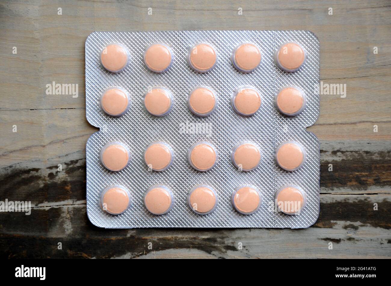 Grey, orange antibiotic capsule hi-res stock photography and images - Alamy